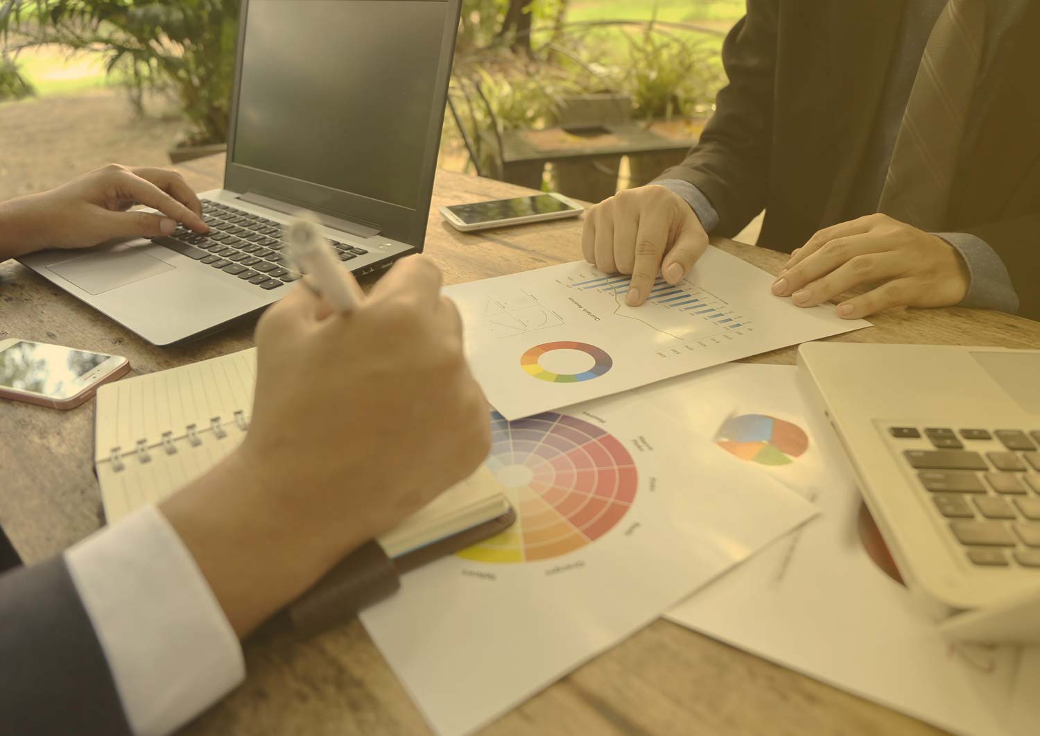 Top Marketing Manager CV Examples & Guide for 2025