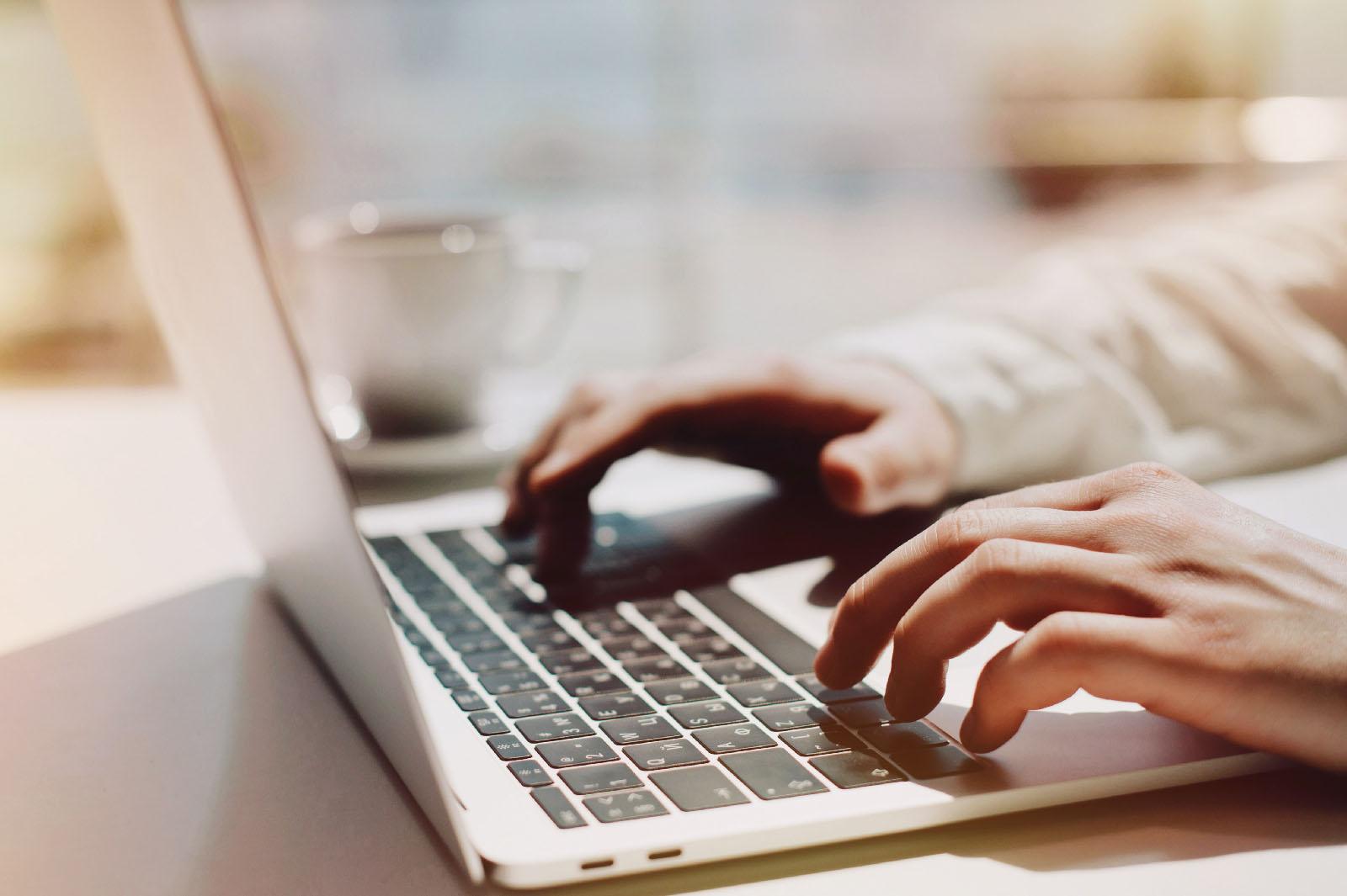 Customer Service Cover Letter Example & Writing Guide